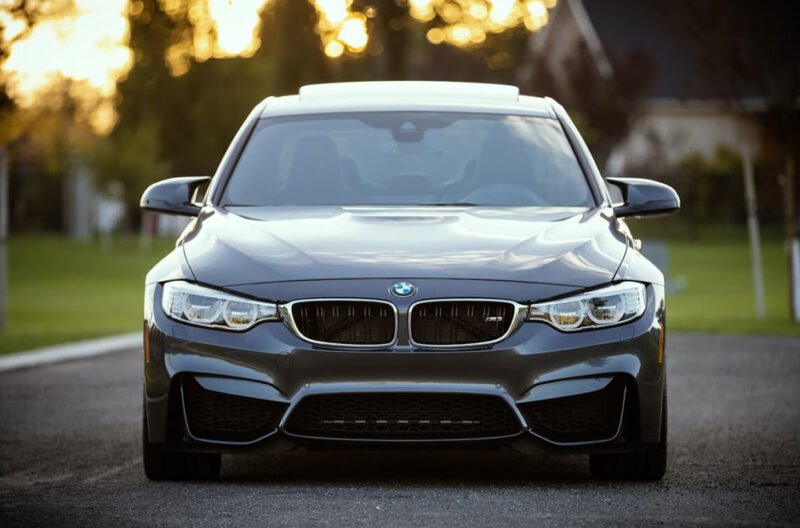 How to Evaluate Luxury Vehicle Features and Tech - Cole Magazines